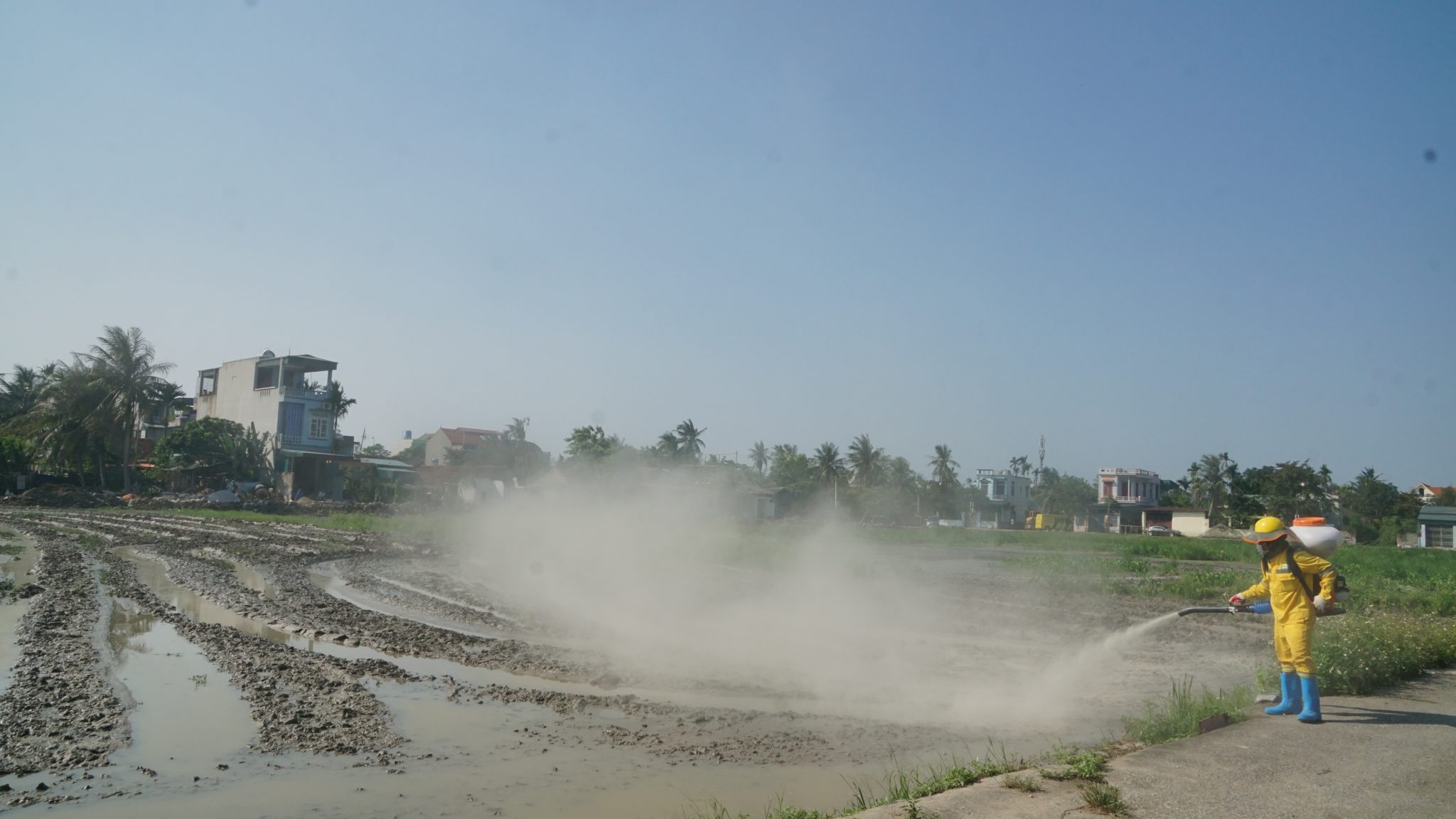 BỘT VI SINH THẤM HÚT PHÂN HỦY DẦU BIO-HAZO - AN TOÀN MÔI TRƯỜNG